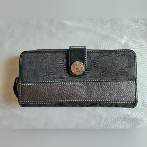 Coach | Bags | Coach Signature Jacquard Black And Gray Wallet With ...